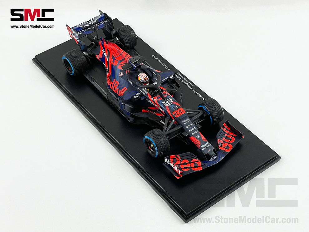 1:18 Spark Red Bull F1 RB15 33 Max Verstappen Silverstone Circuit Shak ...